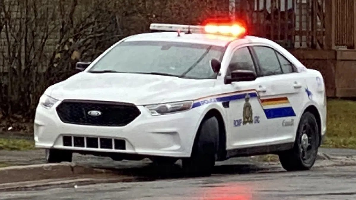 RCMP arrest “dangerous man” after hit and run in Cole Harbour | CKBW