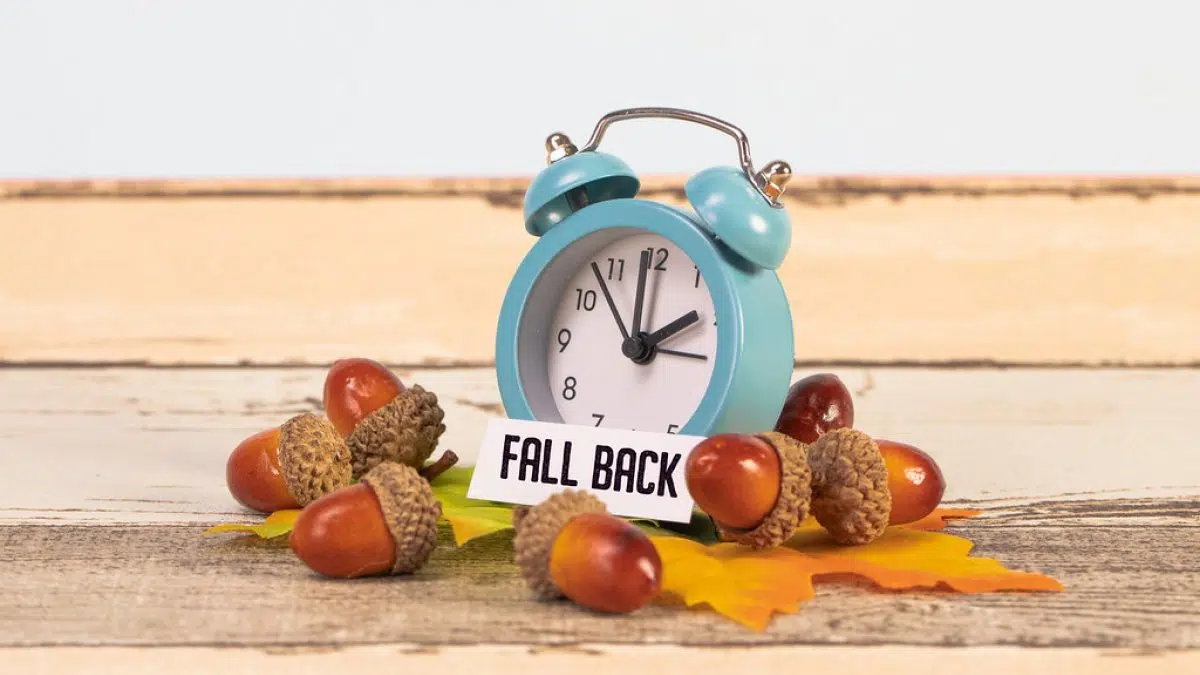 Clocks fall back on Sunday morning | 91.9 The Bend