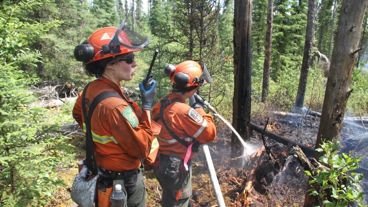 MNR establishing hoselines to combat fire near Kasabonika Lake First ...