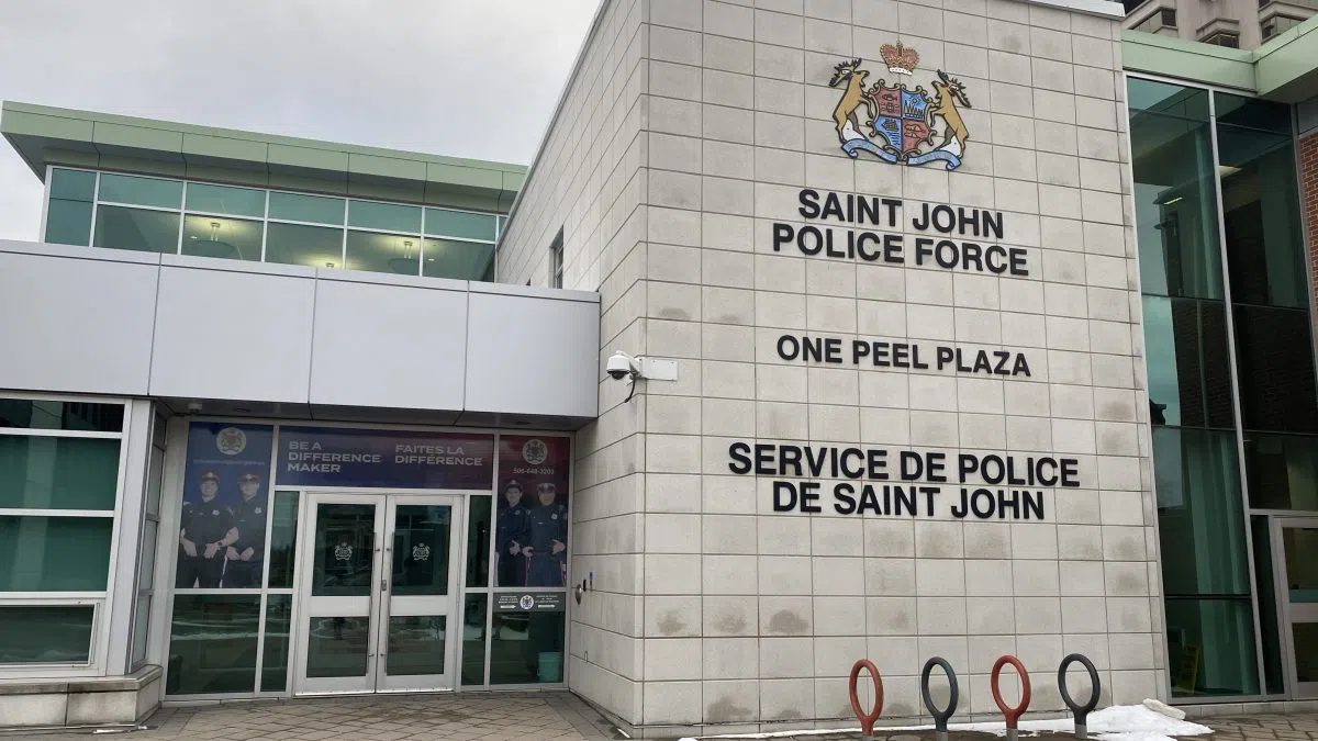 Saint John police officer charged with assault | Country 94
