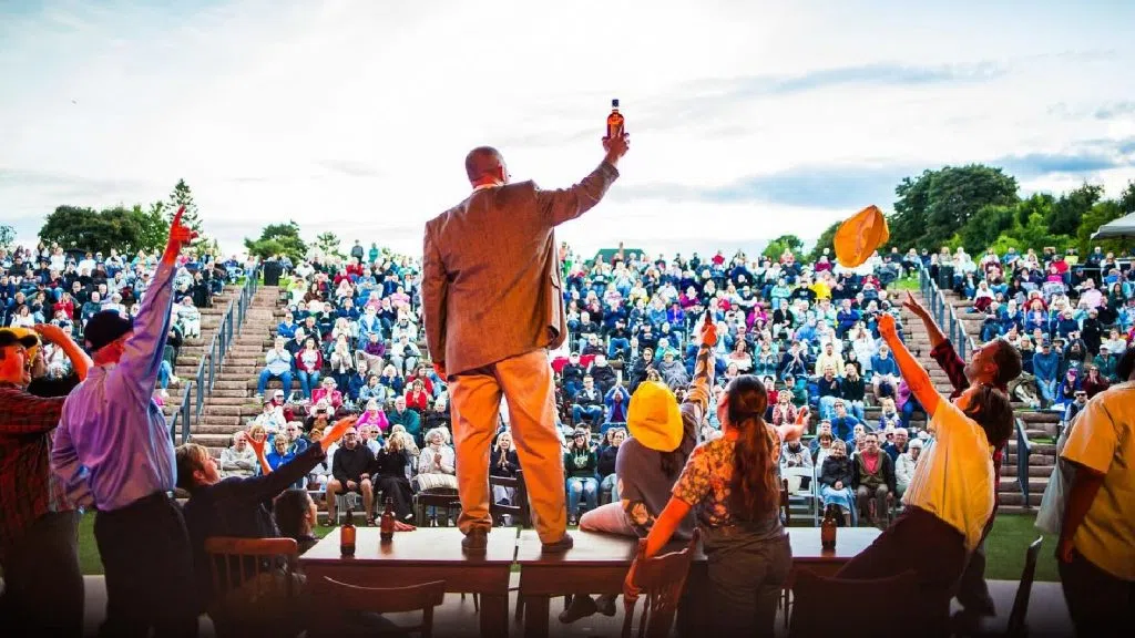 N.B. artists lead sold-out run of Come From Away - Acadia Broadcasting