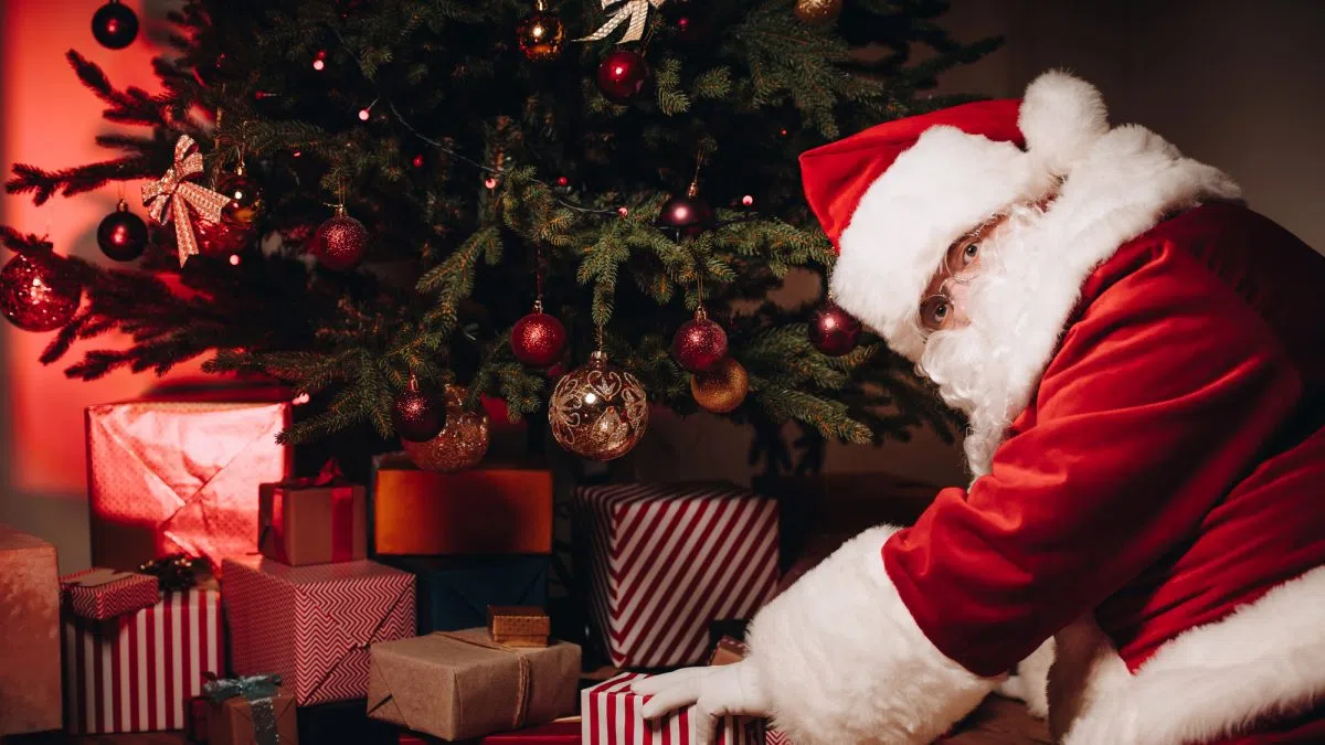 Monitoring Santa’s journey for 70 years | 101.5 The Hawk