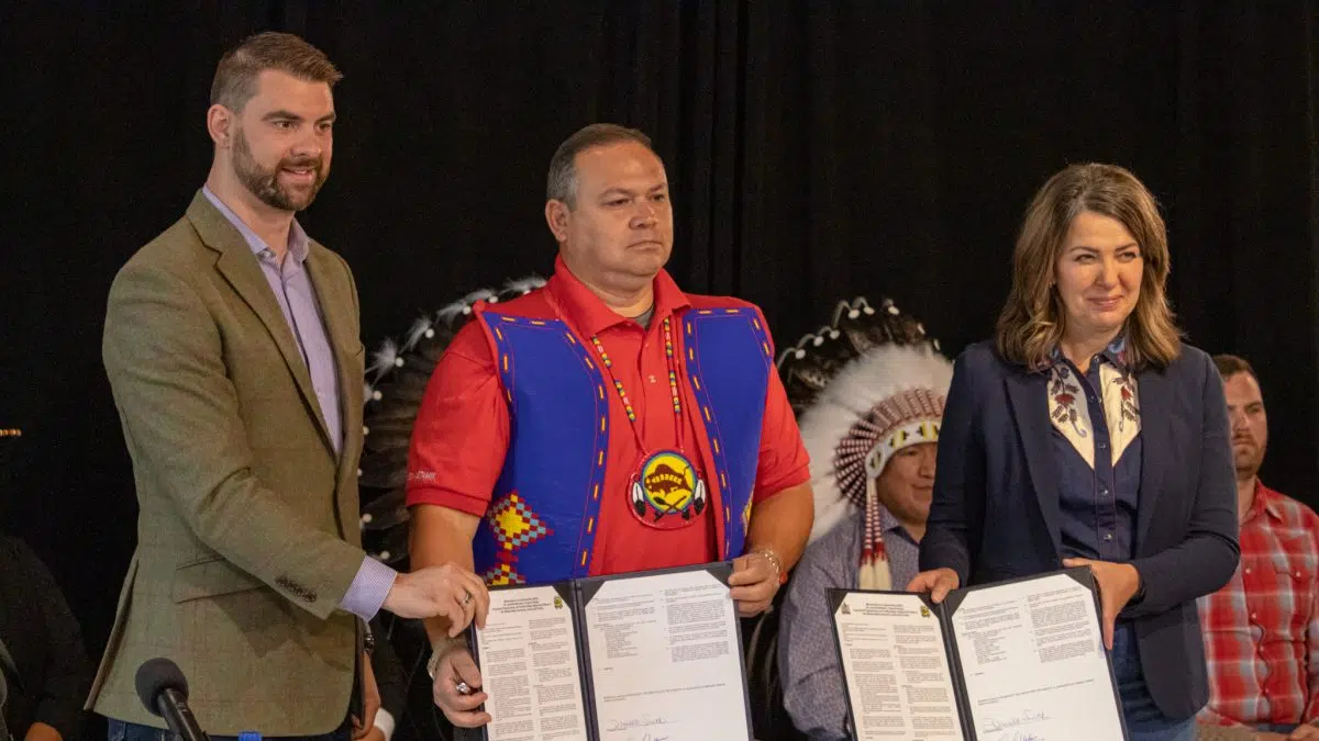 Siksika Nation signs historic memorandum with Alberta Government | CJWE ...