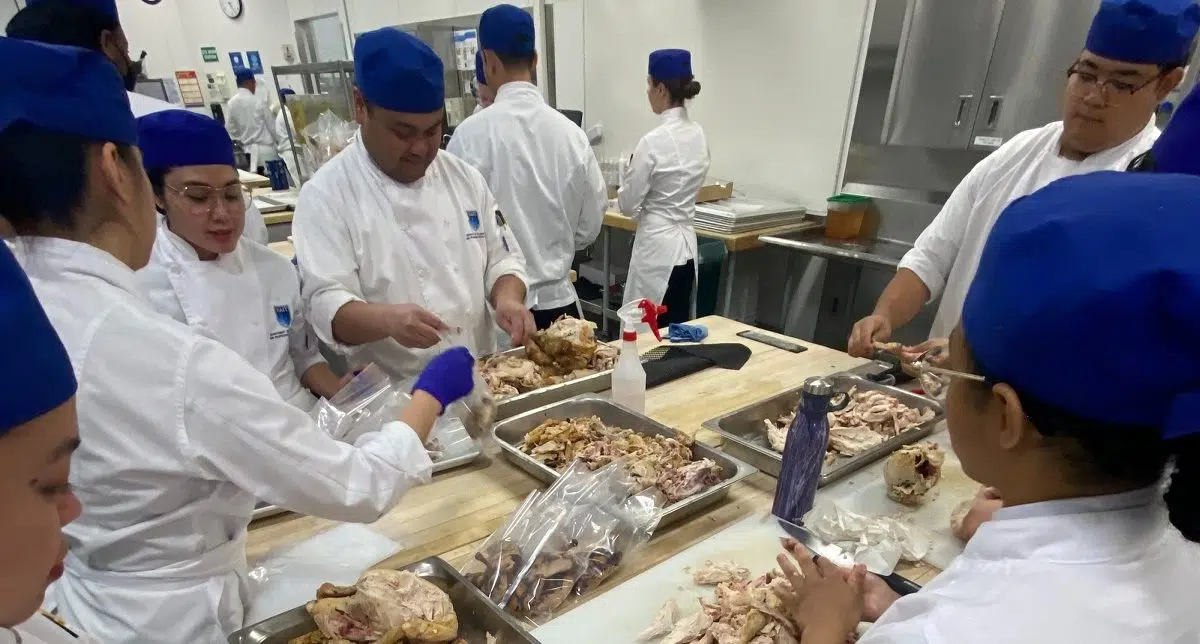 NAIT students cook Thanksgiving dinner for Boyle Street clients | CFWE ...