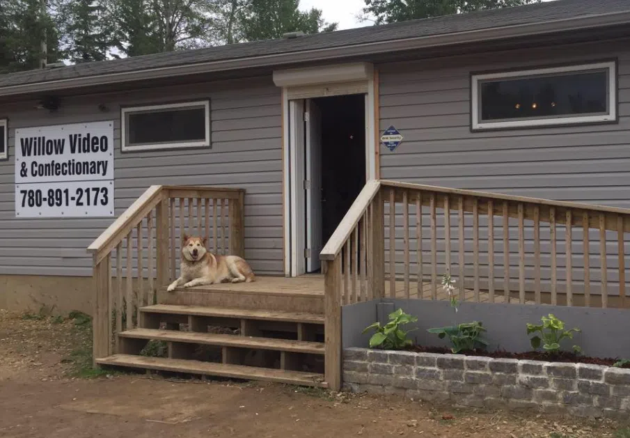 RCMP investigating armed robbery at Wabasca convenience store | CFWE North