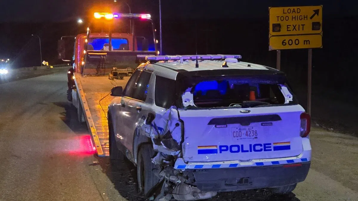Wood Buffalo RCMP vehicle struck during traffic stop | CFWE Northern ...