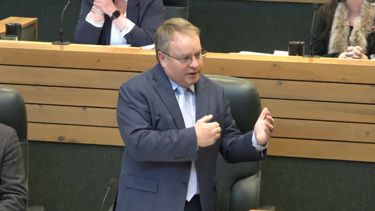 Education minister apologizes after incorrect info on school bus ...