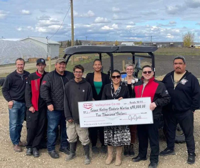 Valleyview Co-op donates $10,000 to Sioux Valley Dakota Nation ...