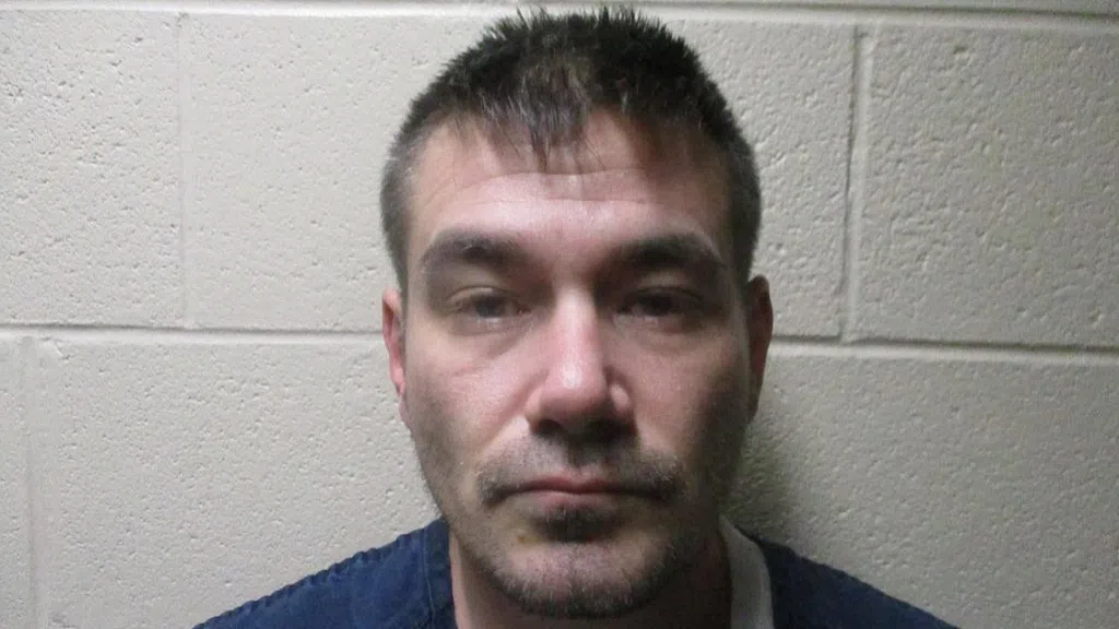 Kentucky State Police launch manhunt for three escaped inmates from ...