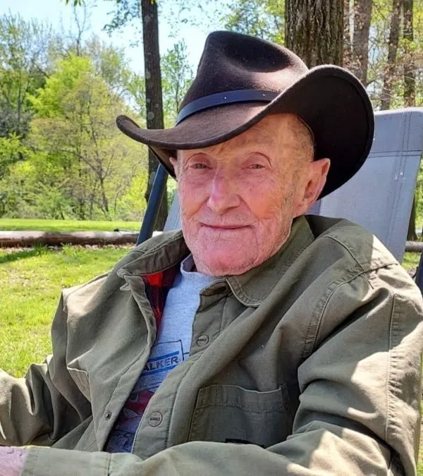 Warren Edgar Walker, 90, of Opdyke, IL | WFIW FM / WFIW AM / WOKZ-FM