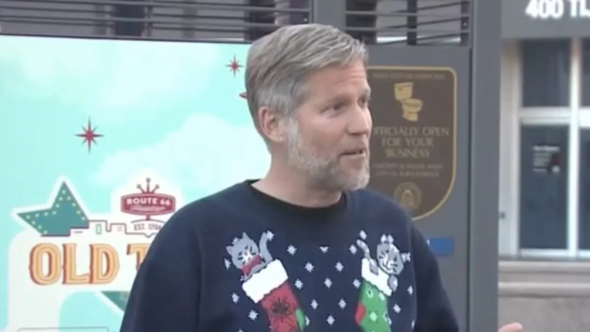 Albuquerque Opens First Public Restroom at Civic Plaza | 96.3 KKOB