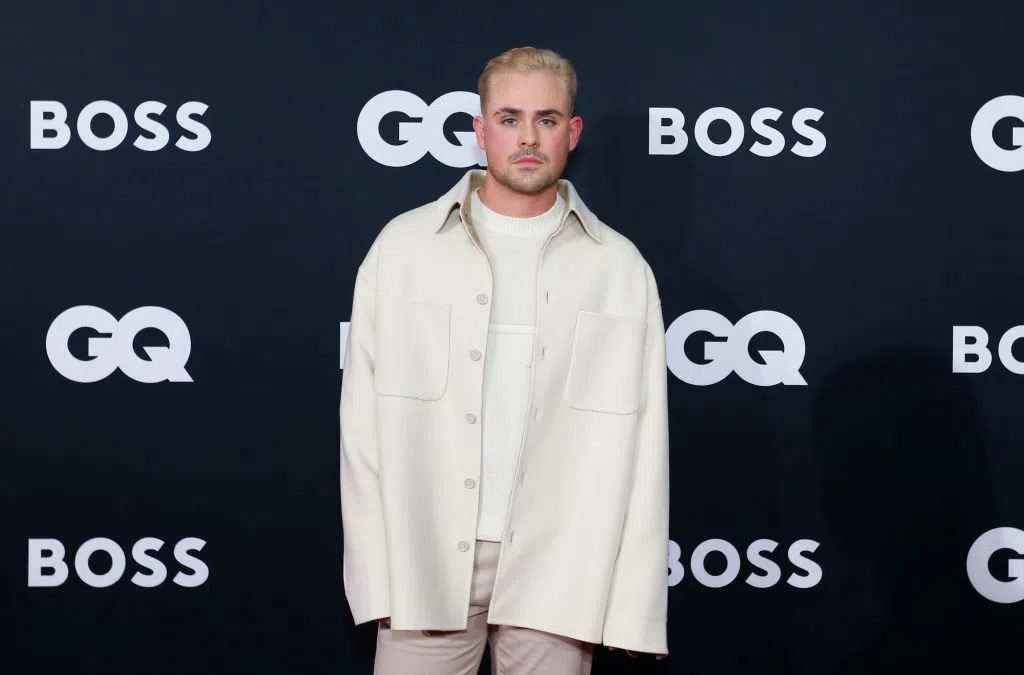 Catfish Scam Used Star Actor From ‘Stranger Things’ And Made The Woman ...