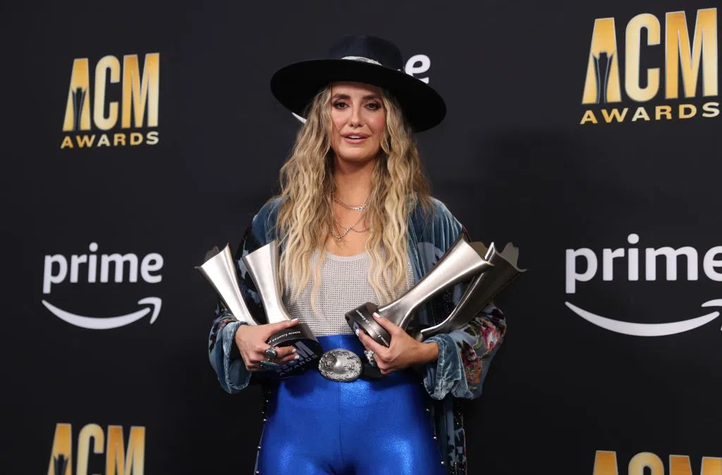 Lauren Alaina and Lainey Wilson Responsible For Latest Viral Dance | WFMS