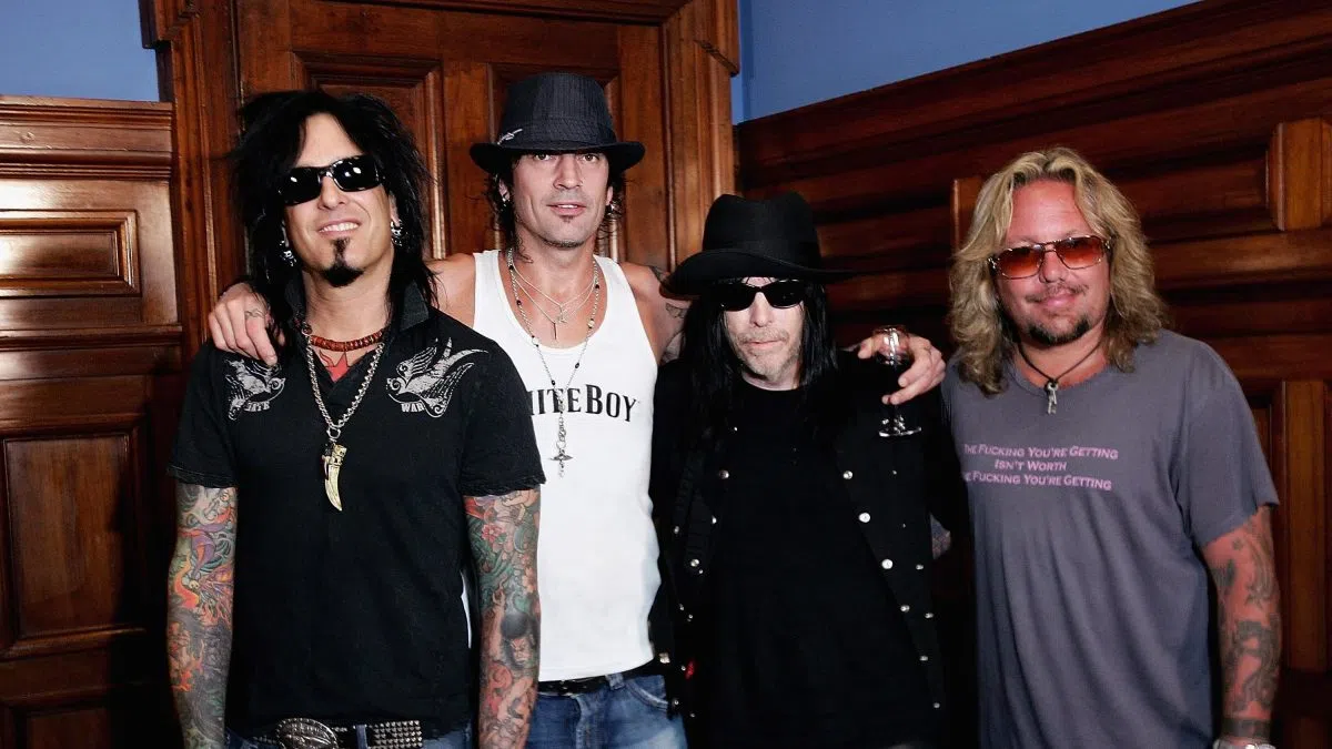 The Safe That Held The Infamous Pam Anderson & Tommy Lee Sex Tape Sold At Auction! | WJJK-FM