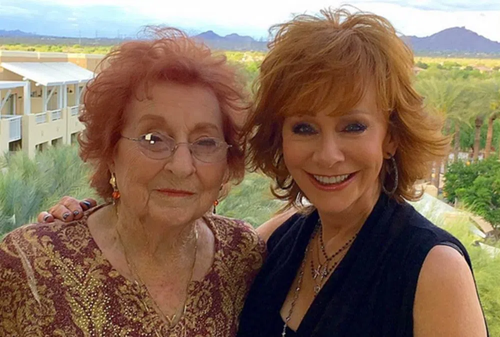 Reba McEntire Says Singing With Mom and Sisters on New Gospel Album Was ...