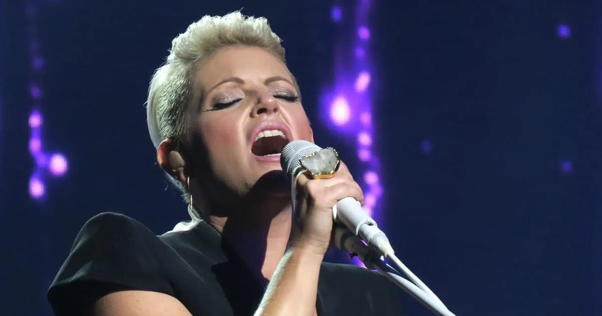 Watch The Chicks Perform the National Anthem During the Democratic ...