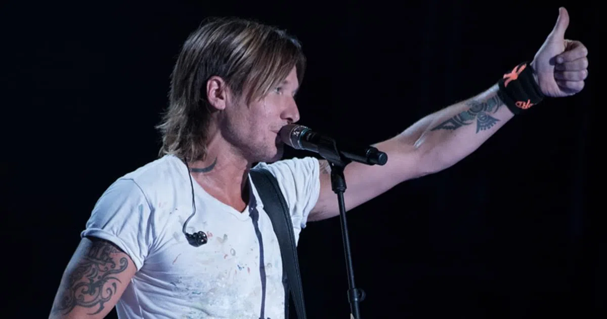 Random Jam: Keith Urban Once Joined Jimmy Buffett Onstage in the ...