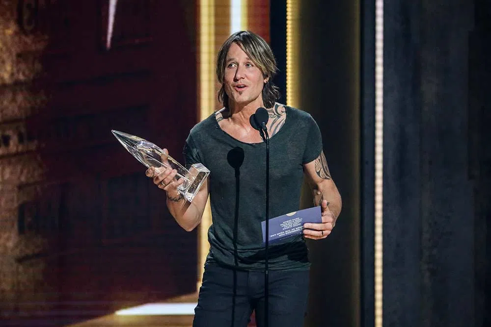 The 8 Biggest Winners & Losers From the 52nd CMA Awards | 98.1 THE MAX ...