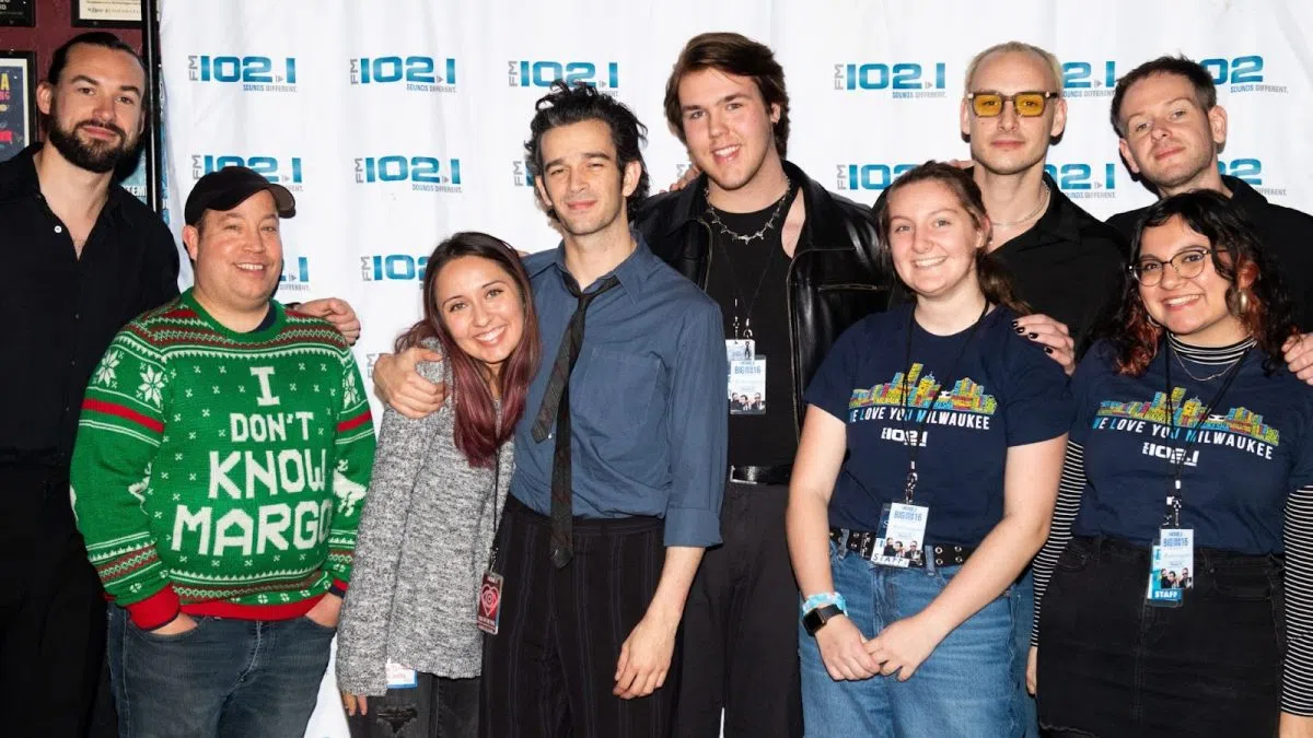 BRADIO RADIO: CRYING IN FRONT OF THE 1975 | 102.1 FM Milwaukee (WLUM-FM)