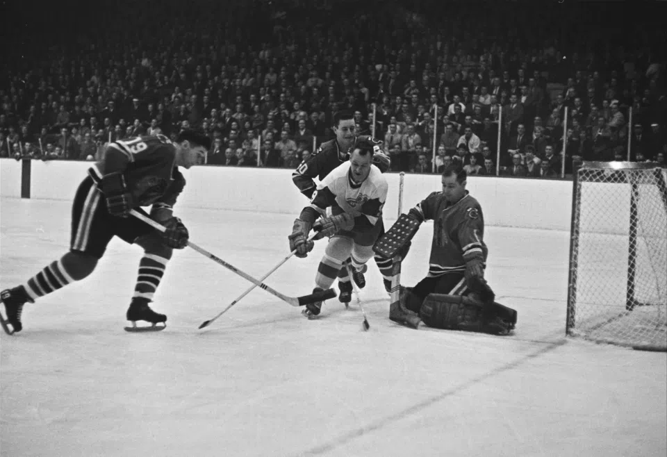 Hall of Famer goaltender Glenn Hall, an iron man and innovator, dies at ...