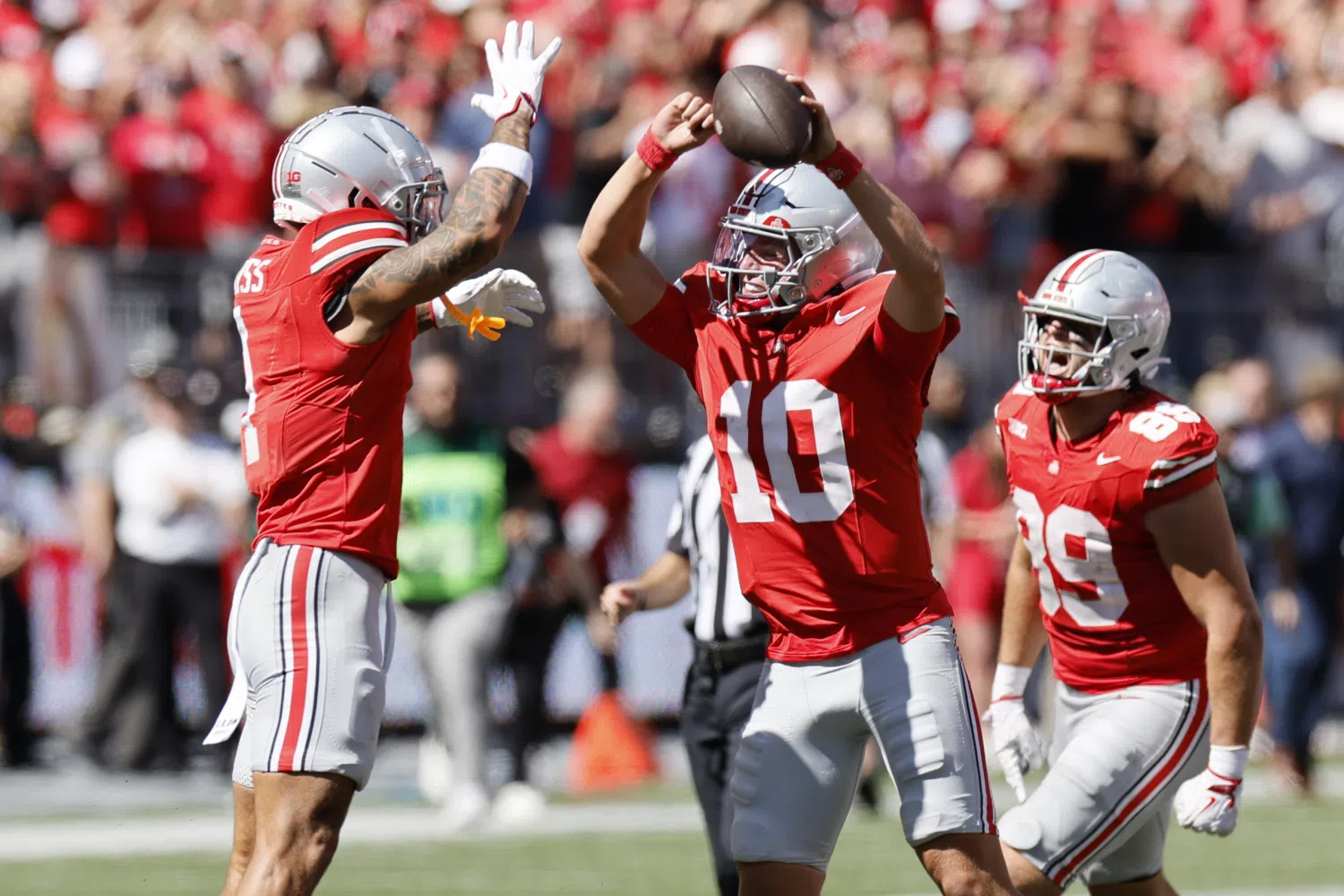 Sayin, defense propel No. 3 Ohio State past top-ranked Texas 14-7 ...