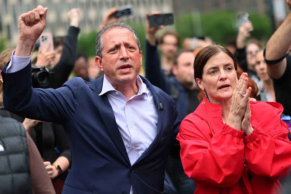 NYC mayoral candidate Brad Lander arrested at immigration court | Pulse ...