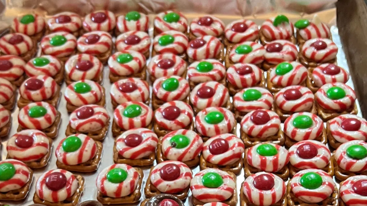 Peppermint Pretzel Bites | FM 92.9 / AM 680 WPTF