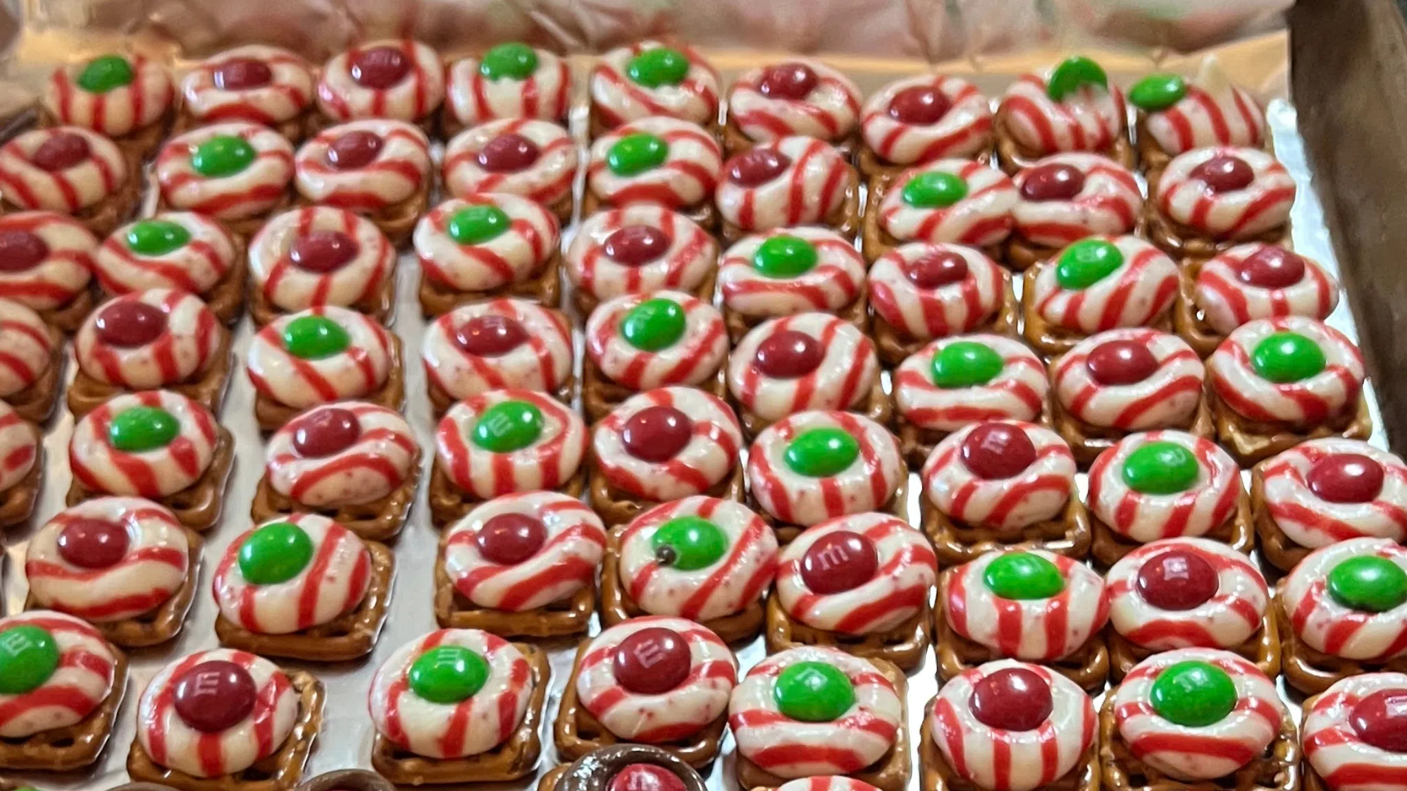 Peppermint Pretzel Bites | WQDR-FM