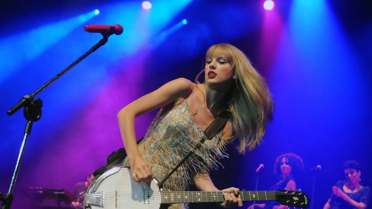 Taylor Swift’s Songwriting Reaches Beyond Her Own Recordings | 92.9 The ...