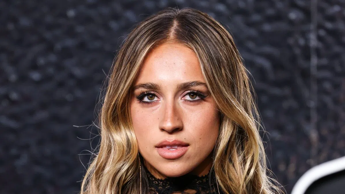 Tate McRae’s “Just Keep Watching” Rockets Into Spotify Top 10 with 100M ...