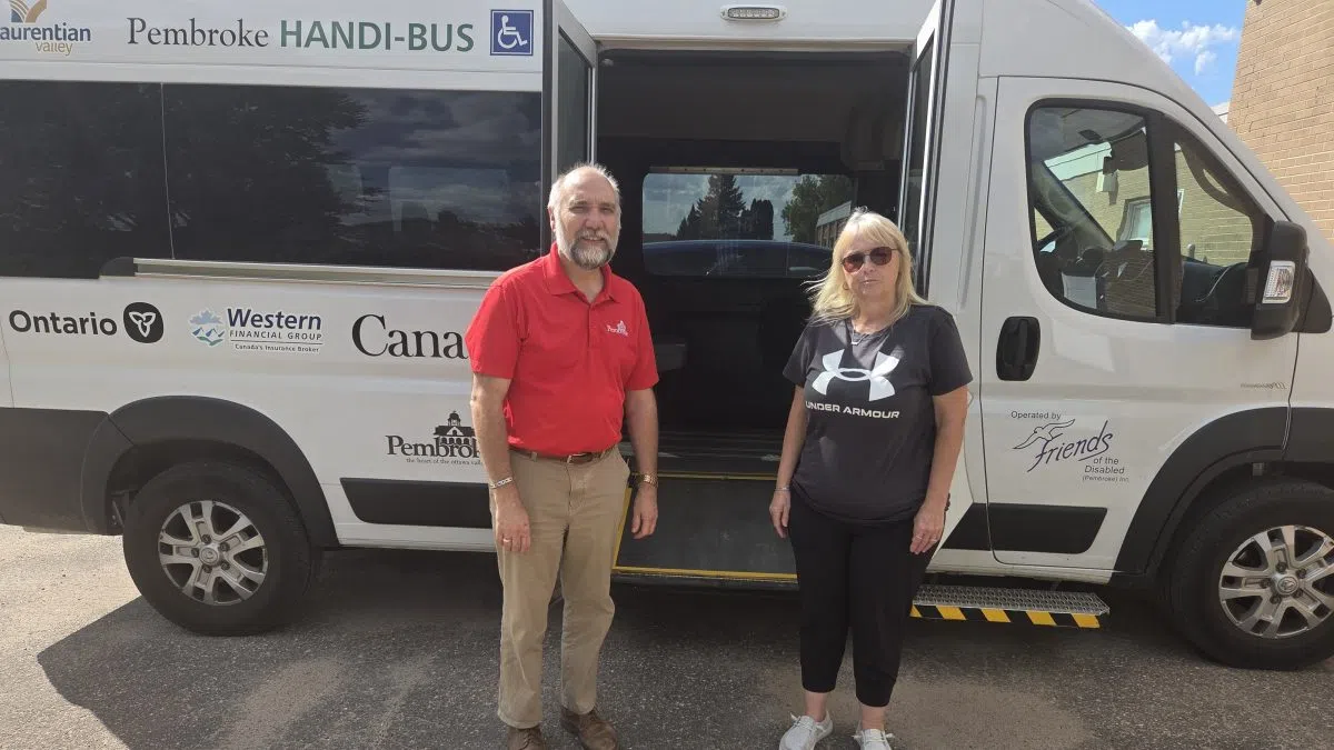 What’s Good In Pembroke?: The Pembroke Handi-Bus holding it’s own ...