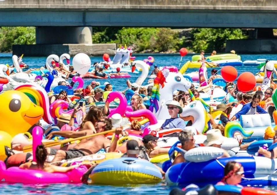 Thousands turn up for annual Welland FloatFest | GiantFM