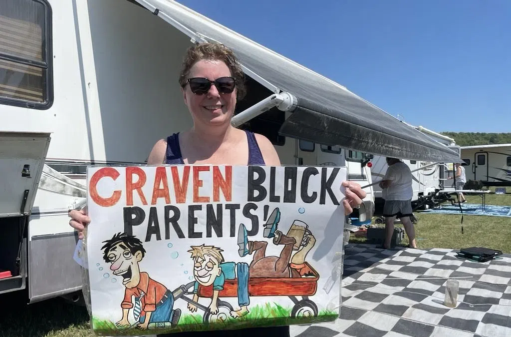 ‘Craven Block Parents’ giving lost Country Thunder fans a safe walk home | 980 CJME