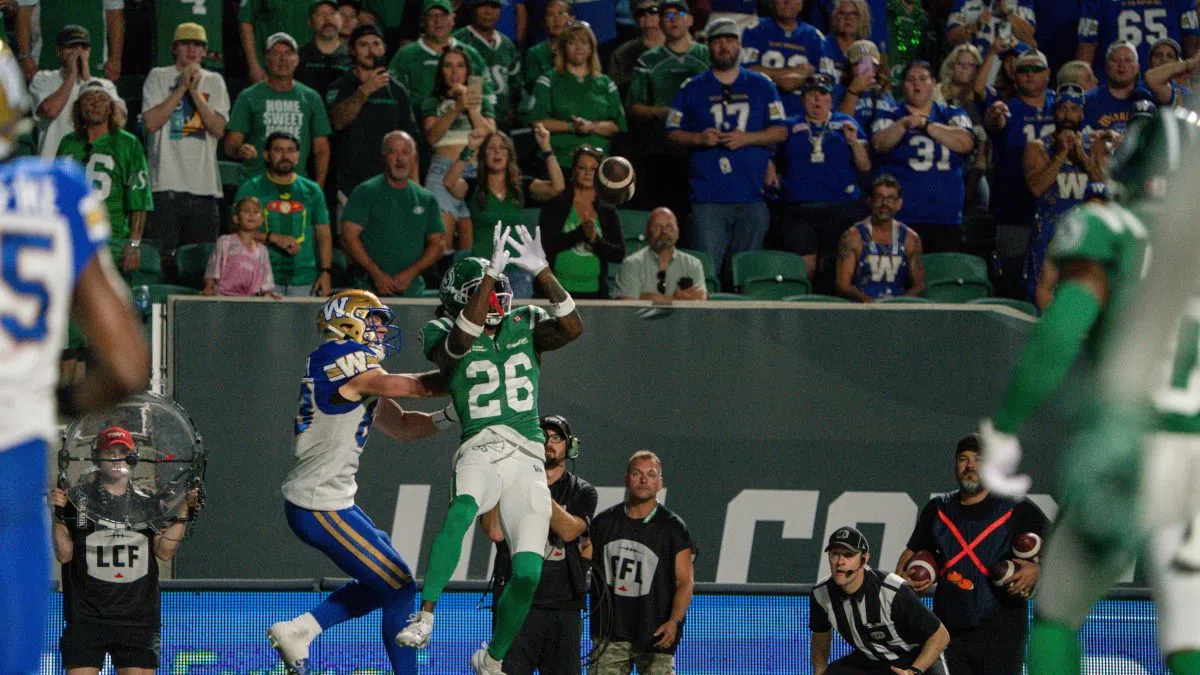 Tevaughn Campbell ends Bombers’ comeback, Riders win 34-30 in Labour Day Classic | 980 CJME