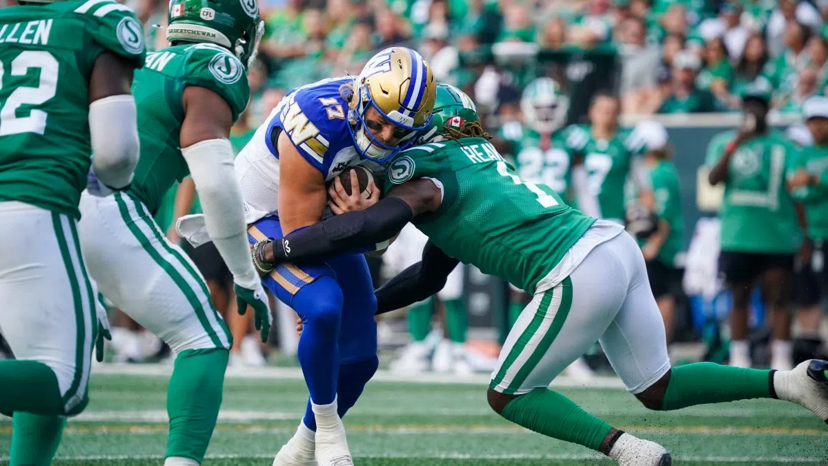 Riders’ C.J. Reavis speaks on hit to Bombers’ quarterback Zach Collaros | 980 CJME