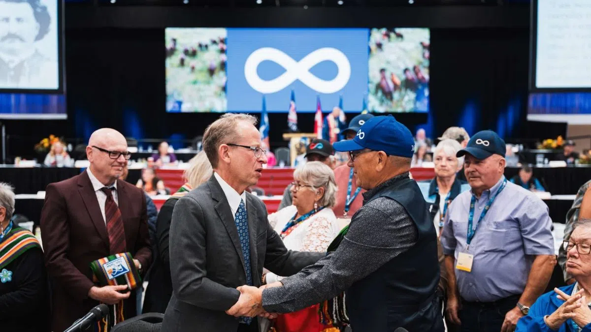 U of R, Métis government sign deal to verify Métis citizenship | 650 CKOM