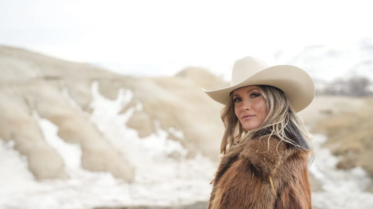 Saskatchewan Country Closeup – Kalsey Kulyk | larongeNOW