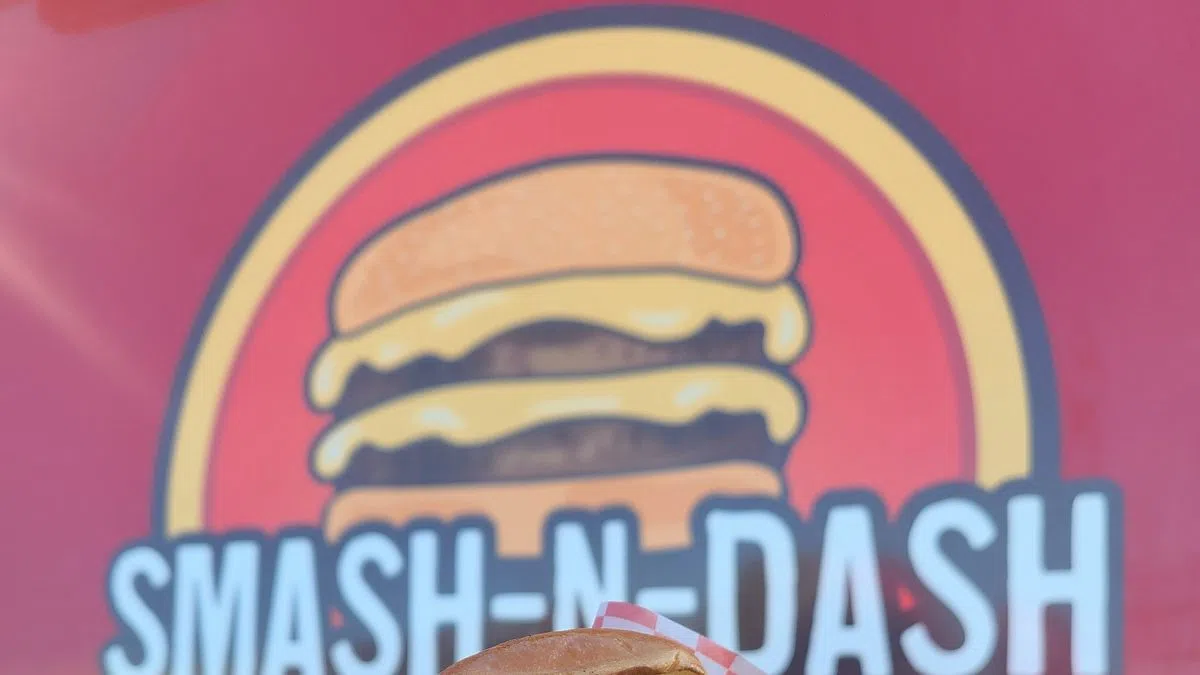 Smash N Dash Smashburgers opens Arnprior location | 96.1 Renfrew Today