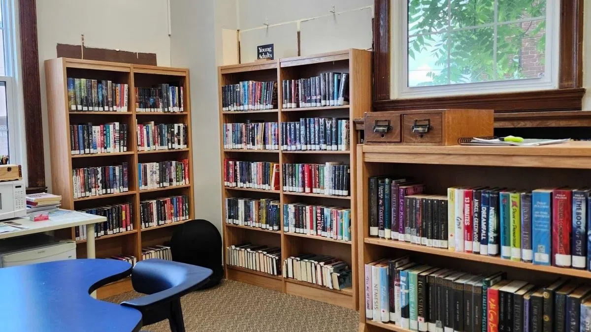 Residents asked to rally as Renfrew Public Library fights to save services | 96.1 Renfrew Today