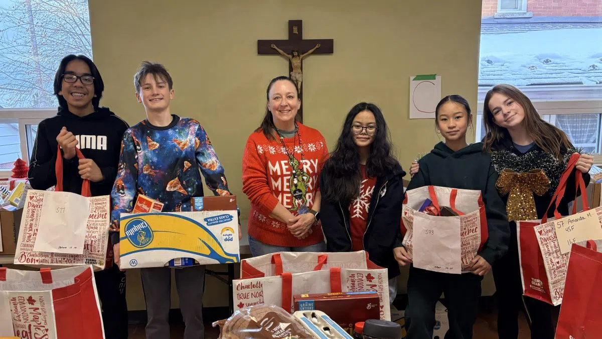 Christmas Hampers bring holiday cheer to 150 local residents | 90.5 ...